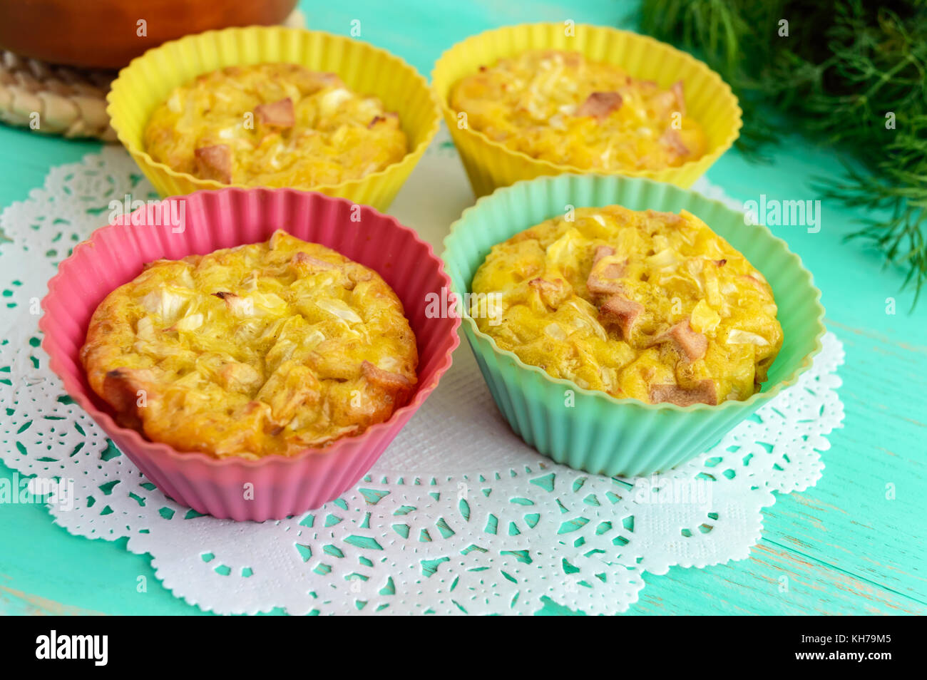 Muffins with broccoli hi-res stock photography and images - Alamy