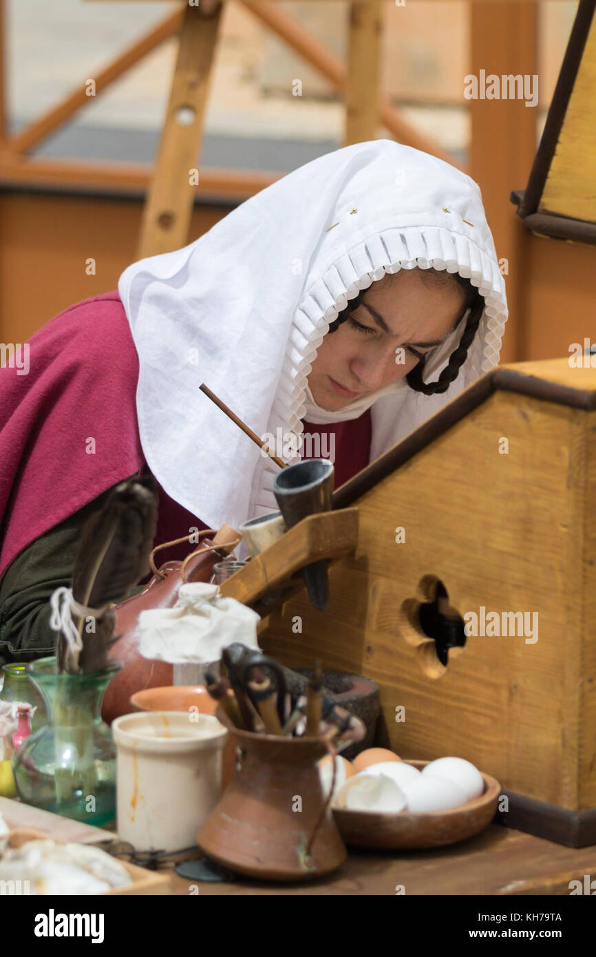 Writing with feather quill woman hi-res stock photography and images ...