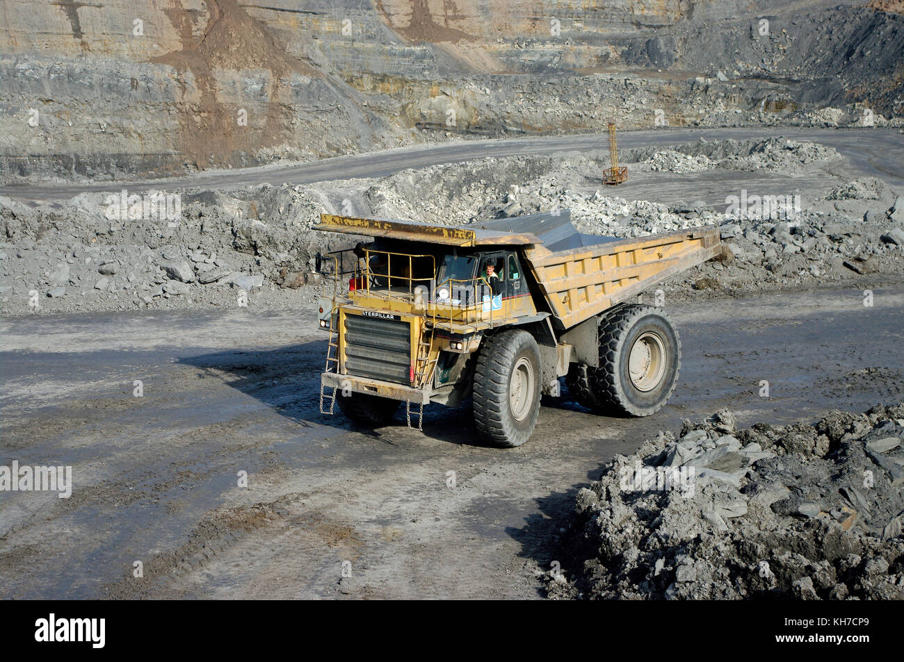 Caterpillar dump truck hi-res stock photography and images - Alamy