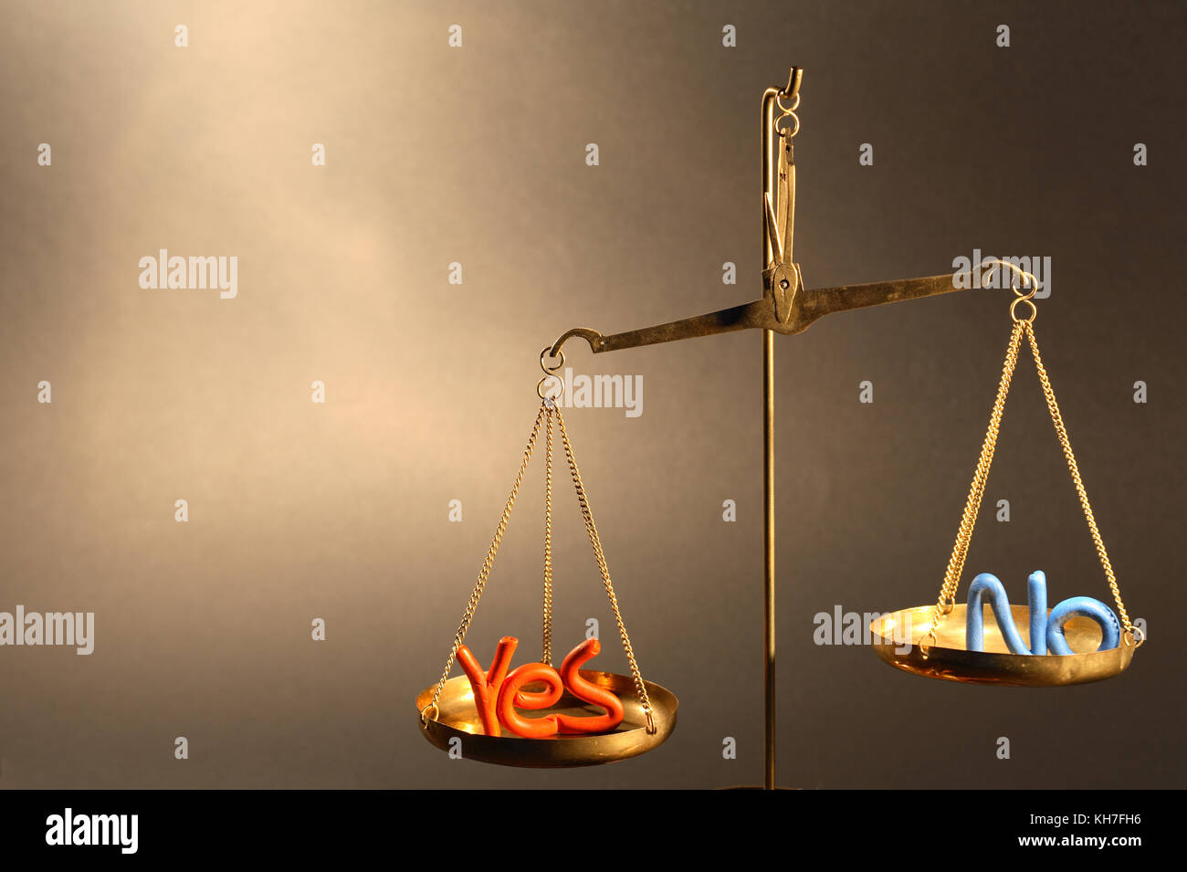 Balancing scales hi-res stock photography and images - Alamy