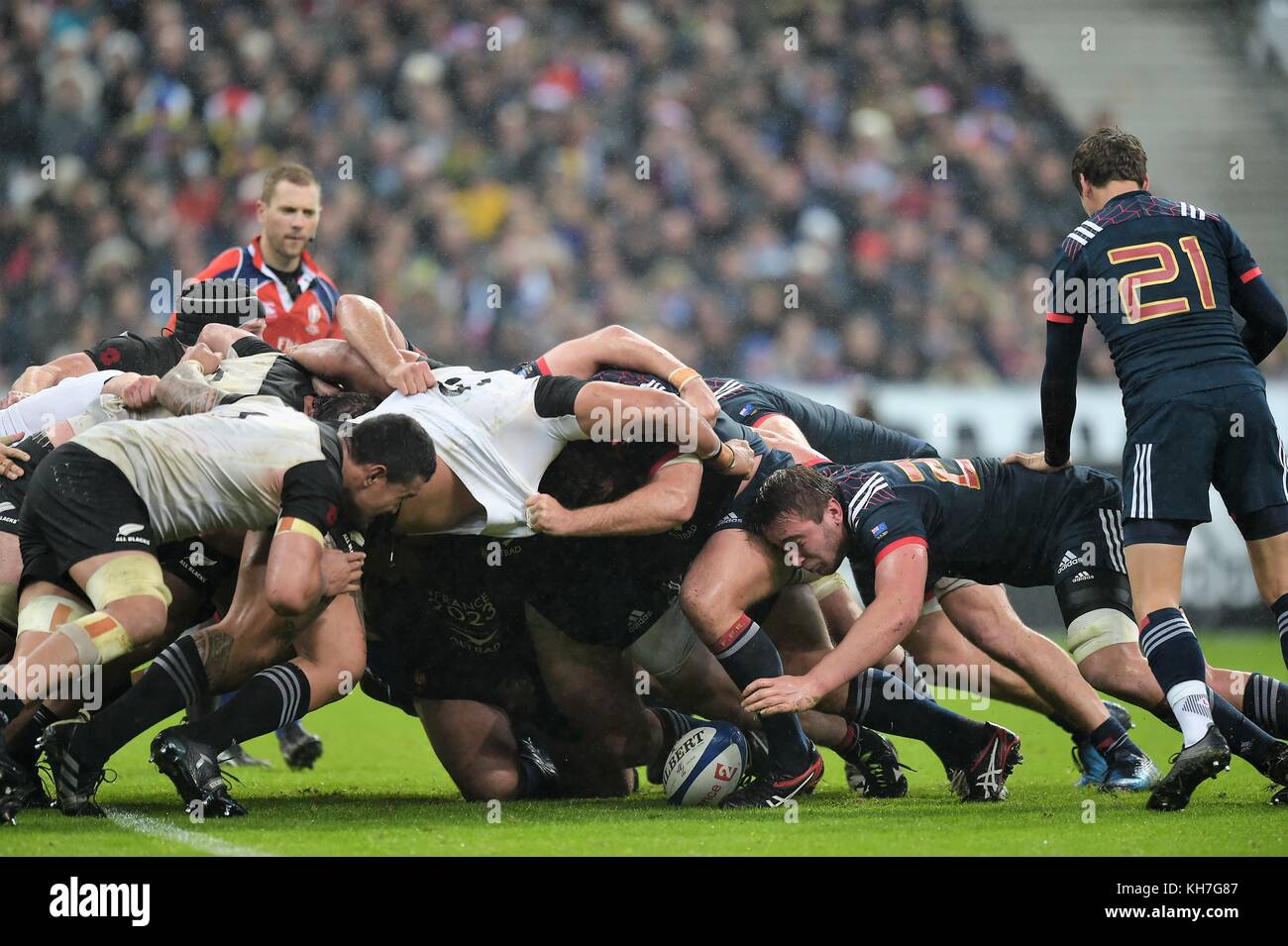 Saint Denis, outside Paris, France. 11th Nov, 2017. Scrum Rugby : Rugby ...