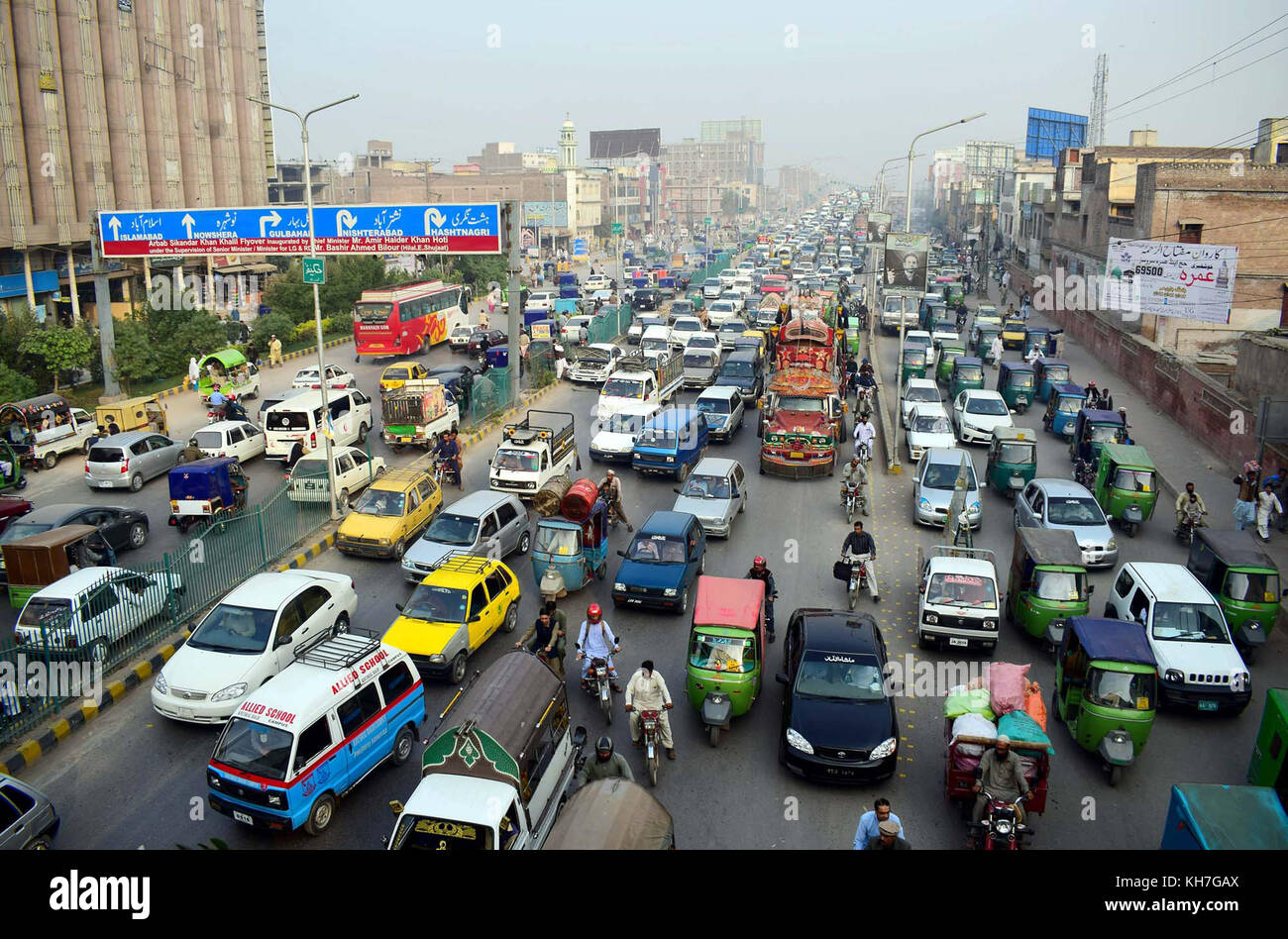 Bus peshawar pakistan hi-res stock photography and images - Alamy