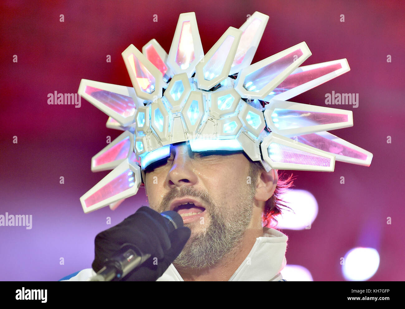 Berlin, Germany. 13th Nov, 2017. Singer Jason "Jay" Kay of the British ...