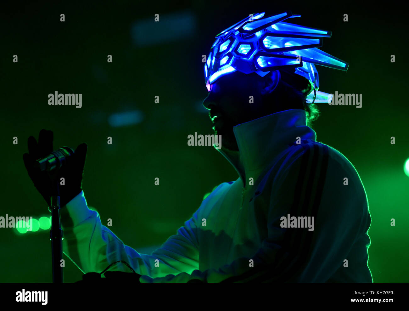 Berlin, Germany. 13th Nov, 2017. Singer Jason "Jay" Kay of the British ...