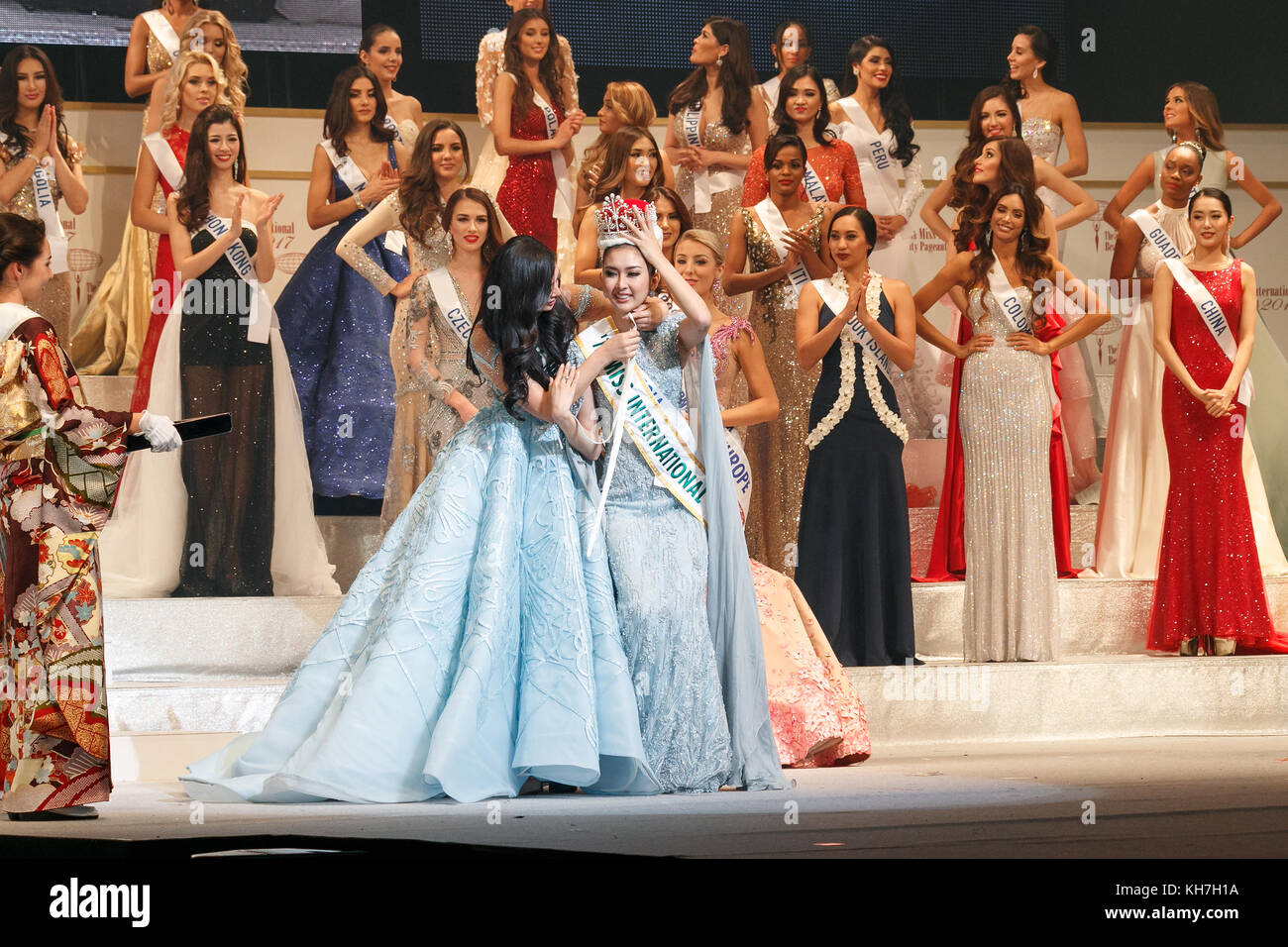 Tokyo, Japan. 14th November, 2017. Miss Indonesia Kevin Lilliana wins ...