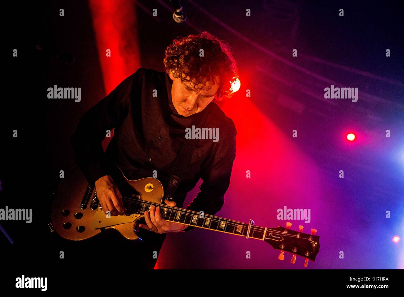 Kooks band hi-res stock photography and images - Alamy