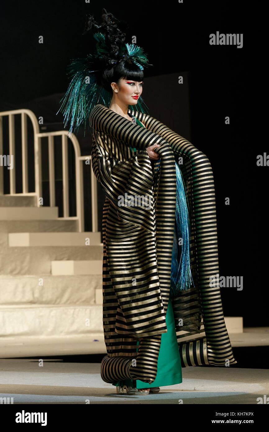 Tokyo, Japan. 14th November, 2017. Miss Japan Natsuki Tsutsui walks ...