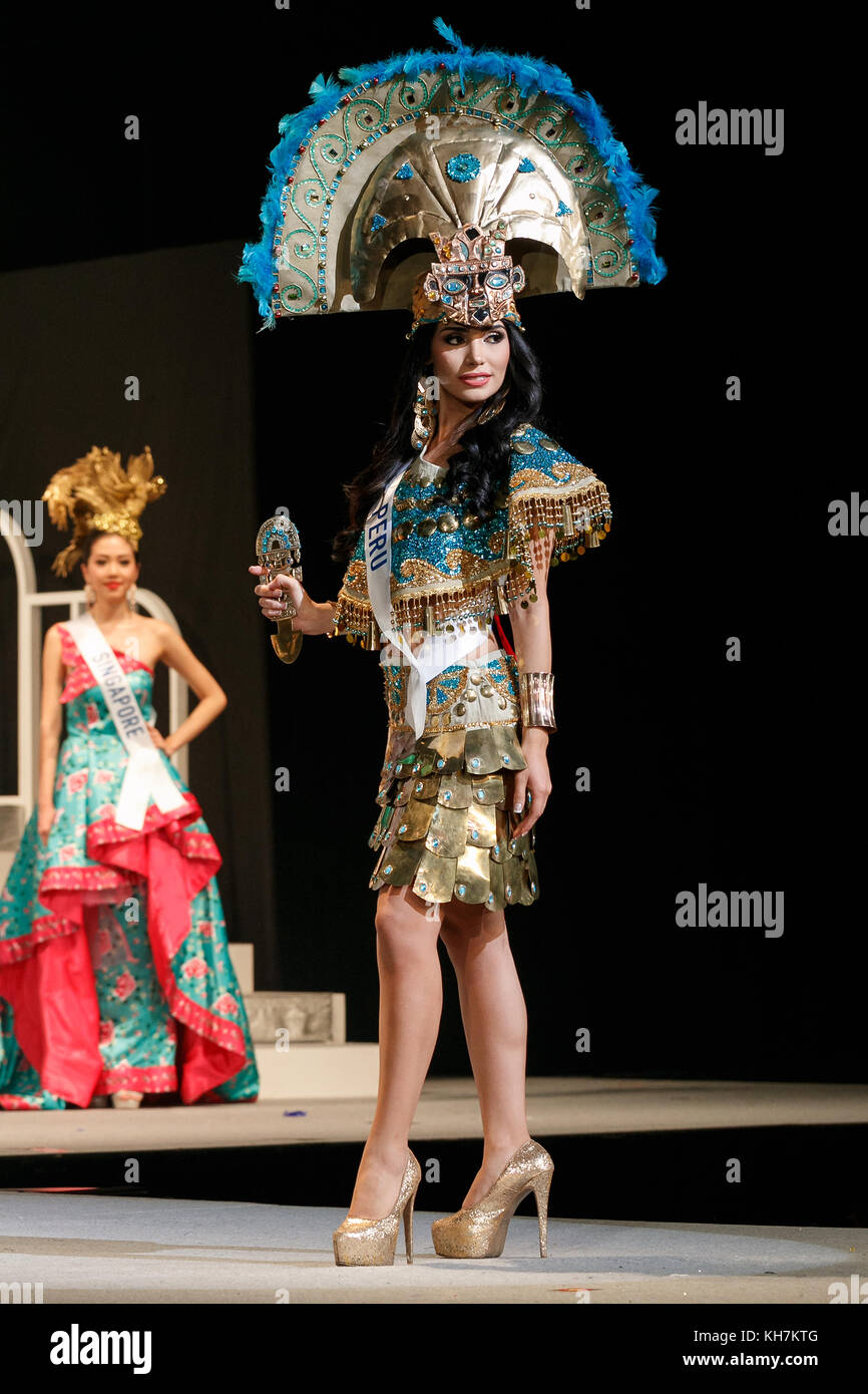 Contestants in miss tiffany pageant hi-res stock photography and images ...