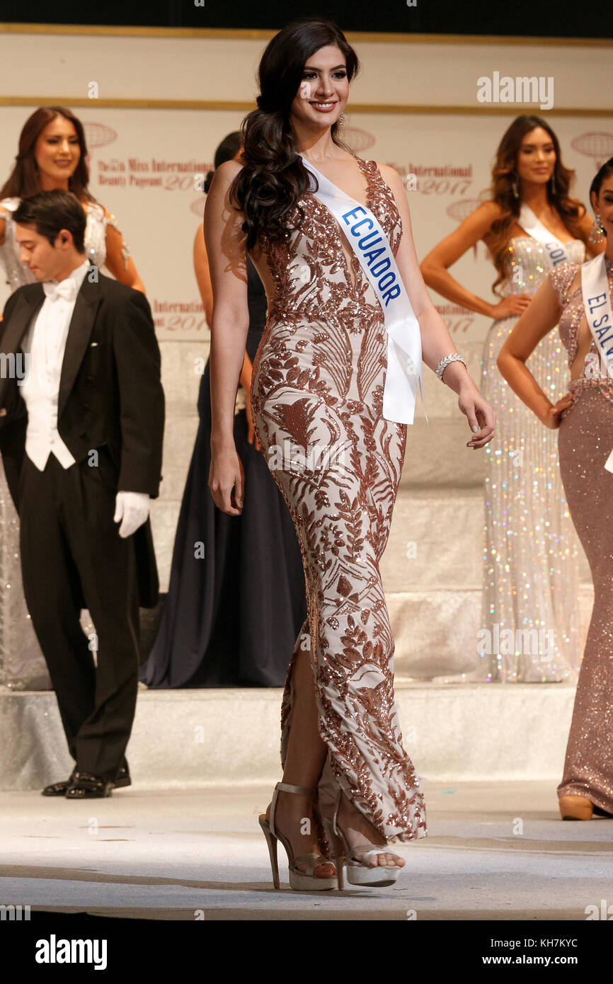 Tokyo, Japan. 14th November, 2017. Miss Ecuador Jocelyn Mieles walks ...