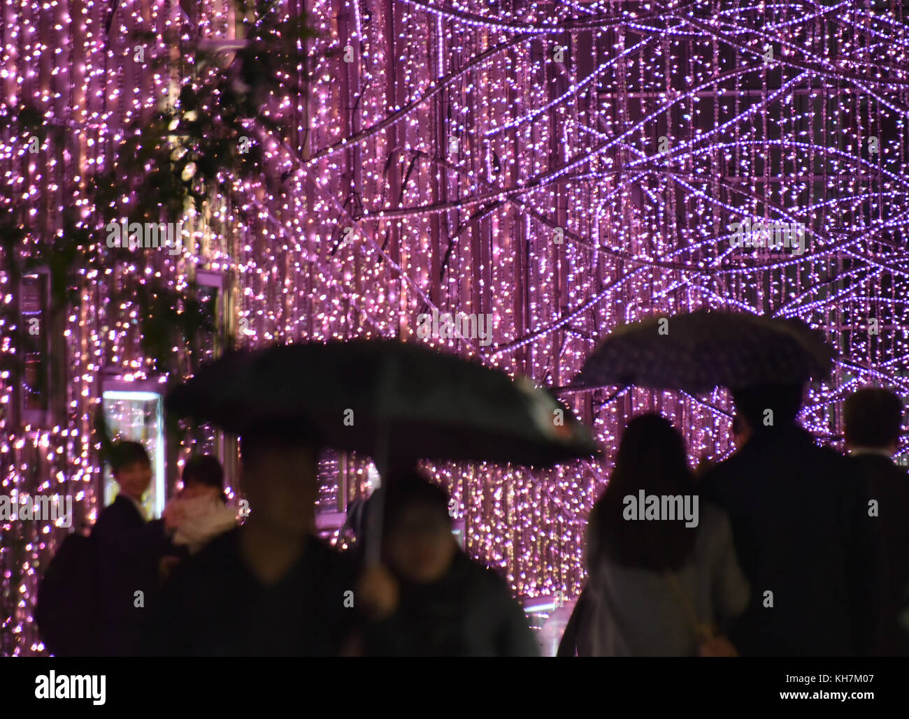 Tokyo, Japan. 14th Nov, 2017. Three-hundred-thousand tiny light ...
