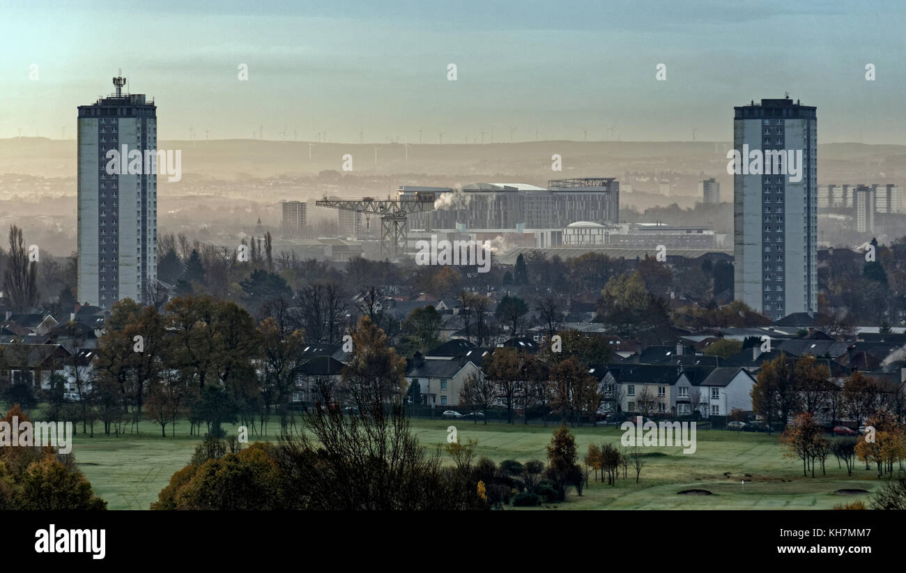 Glasgow, Scotland, UK 15th November. UK Weather, Cold morning ground ...