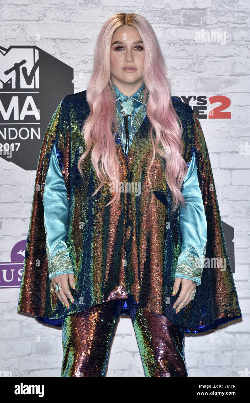 Kesha poses in the winner's room during the MTV European Music Awards ...