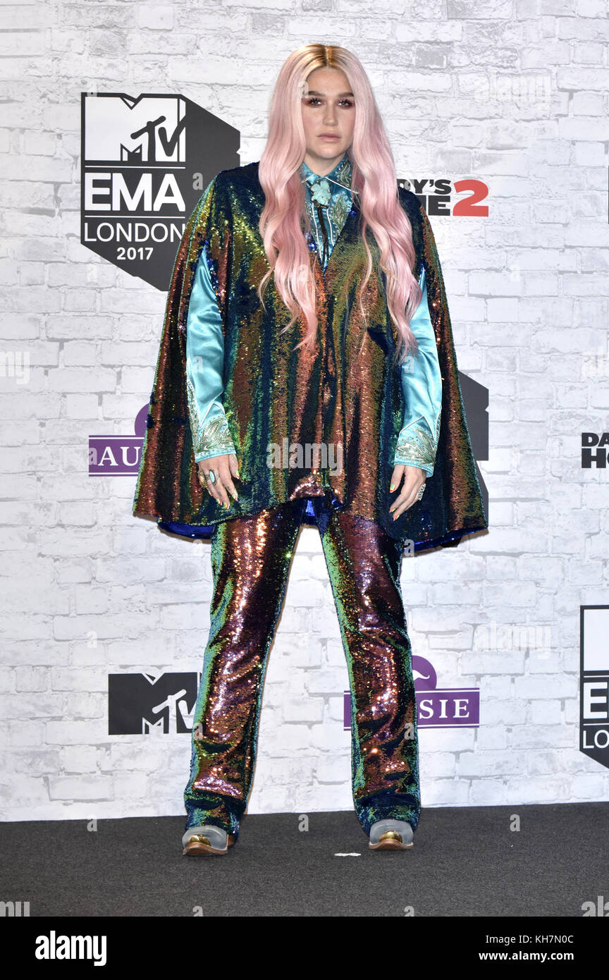 Kesha poses in the winner's room during the MTV European Music Awards ...
