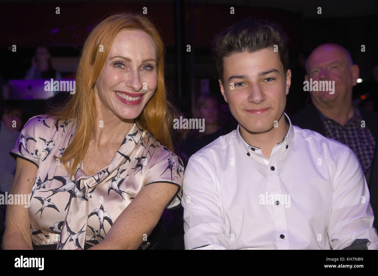 Cologne, Germany. 14th Nov, 2017. Actors Andrea Sawatzki (L) and Oskar ...