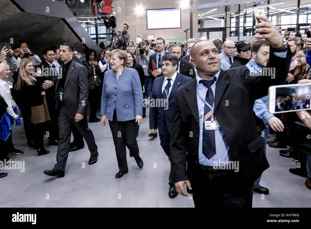 Angela merkel smiling portrait hi-res stock photography and images - Alamy