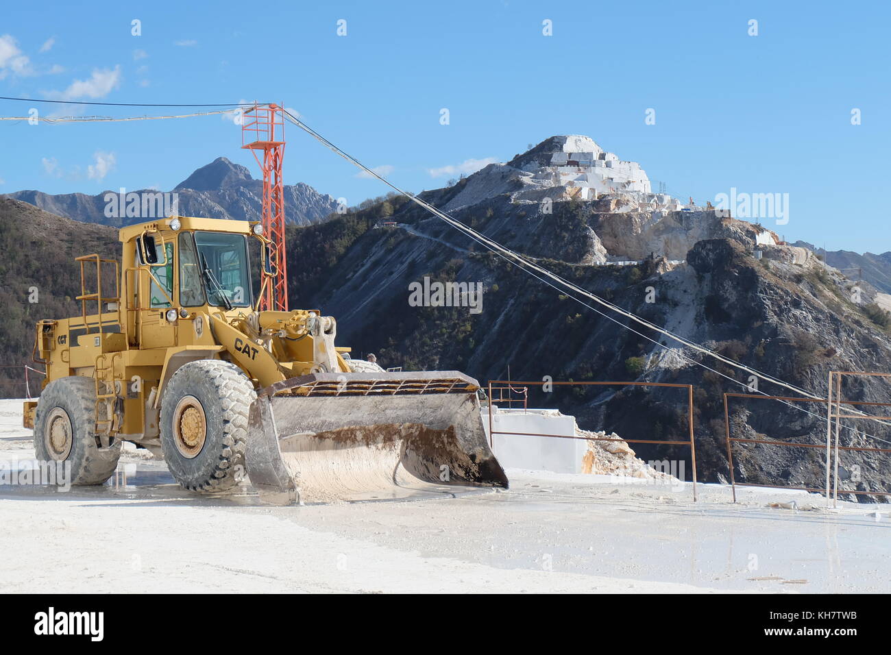 Colonnata, Tuscany, Italy. 23rd Oct, 2017. A wheel loader pictured in a ...
