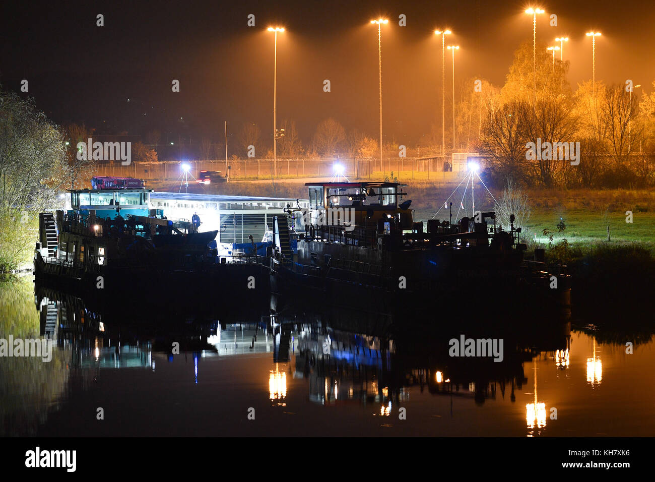A special ship loaded with atomic waste from Castor reactor departs ...