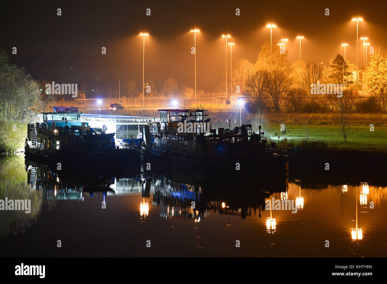 A special ship loaded with atomic waste from Castor reactor departs ...