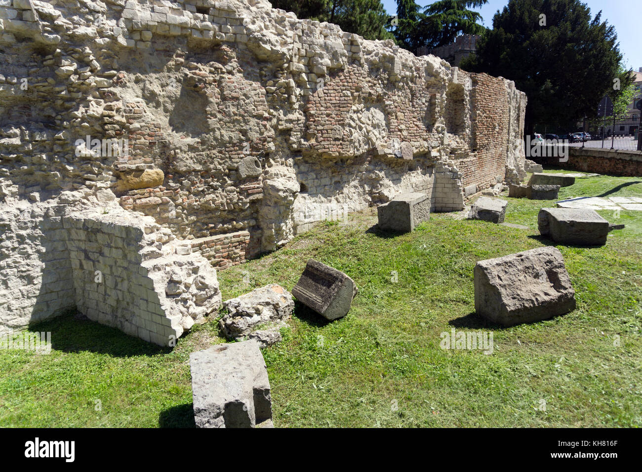 Italy,Veneto,Padua,Giardini dell'Arena,amphitheatre ruins Stock Photo ...