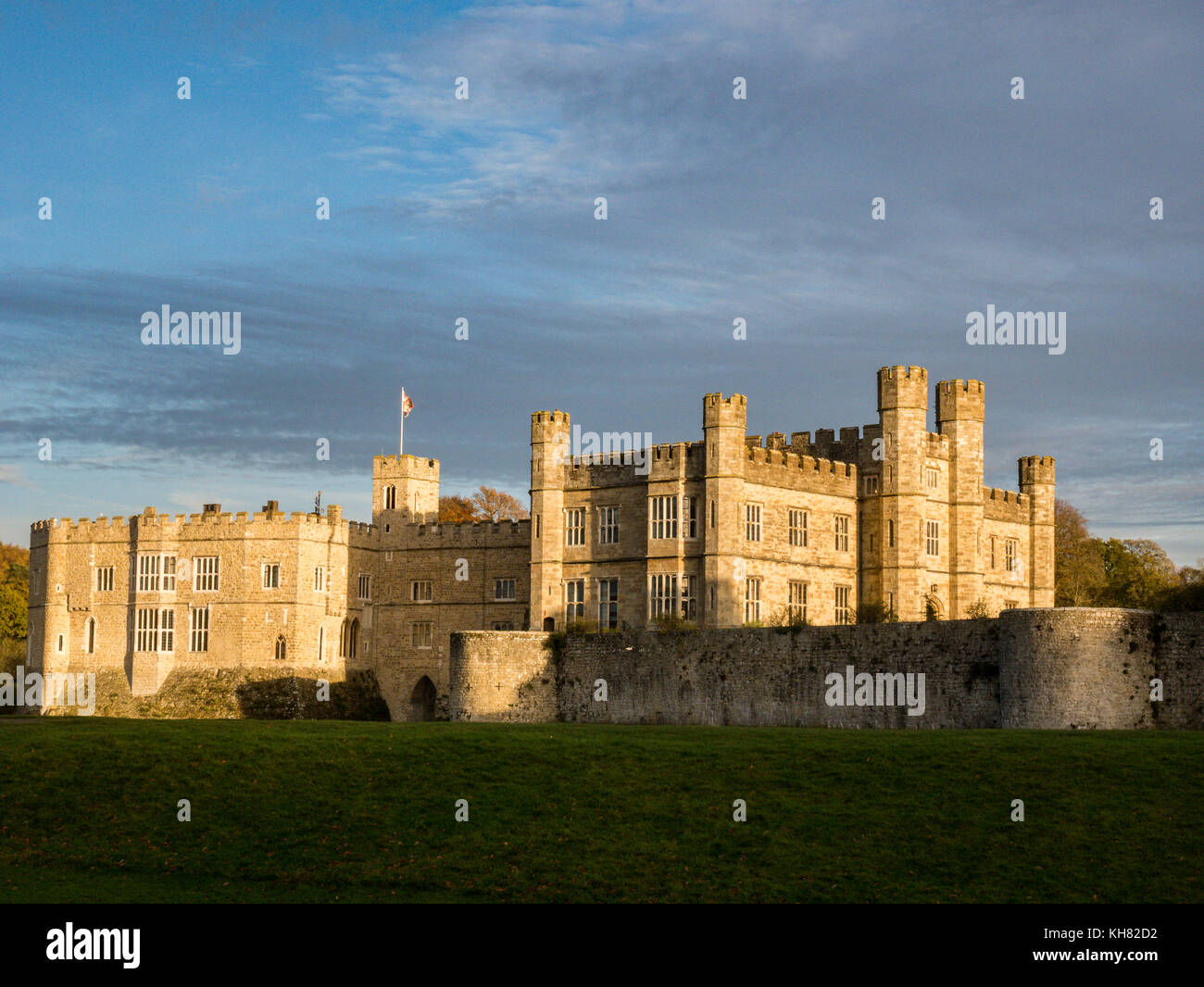 Leeds castle, Maidstone, Kent, UK Stock Photo - Alamy