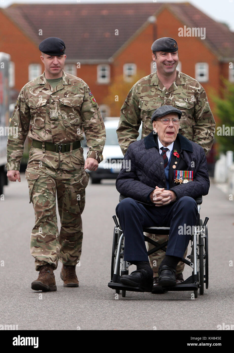 WWII veteran Mr Alf Lawes chats to Staff Corporal Matthew McGuire ...