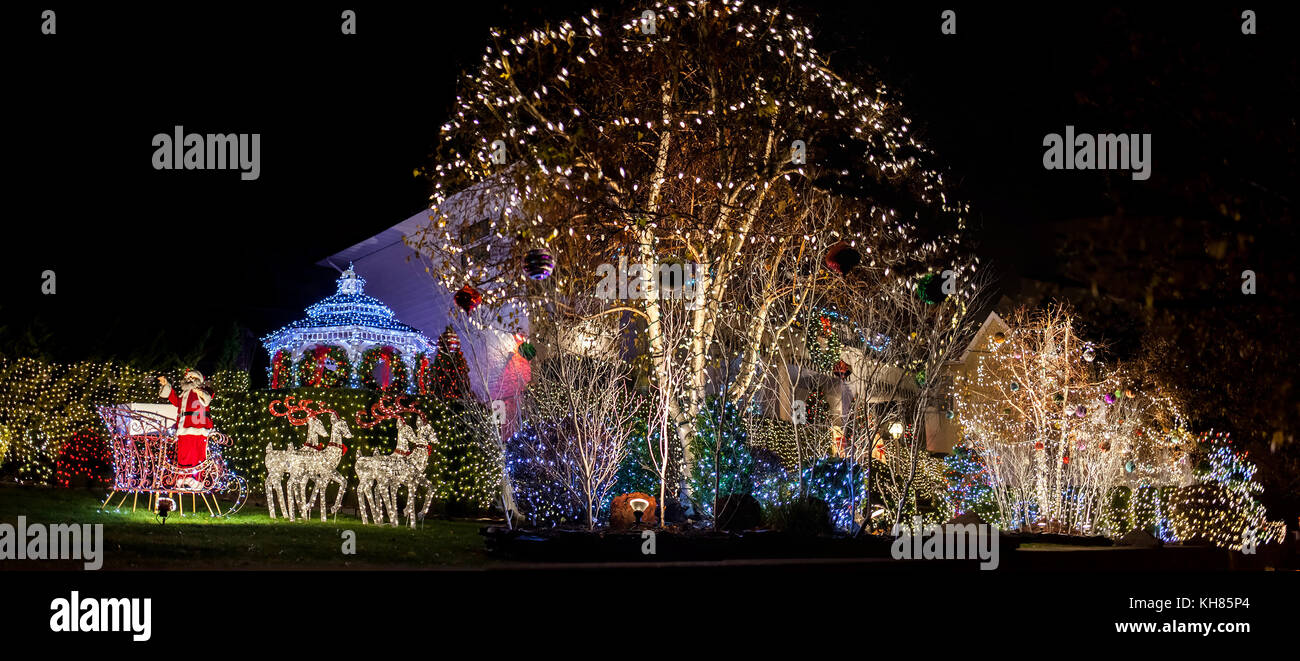 Christmas tree huge toys hi-res stock photography and images - Alamy