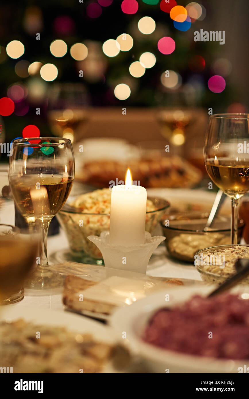 Dining table set for Christmas feast Stock Photo - Alamy