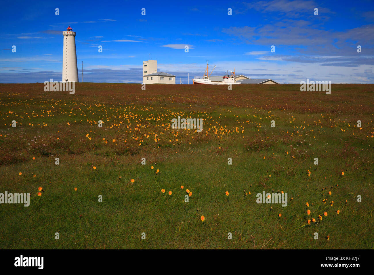 Iceland, Sudurnes, Gardur. Le phare de Gardskagi lighthouse Stock Photo ...
