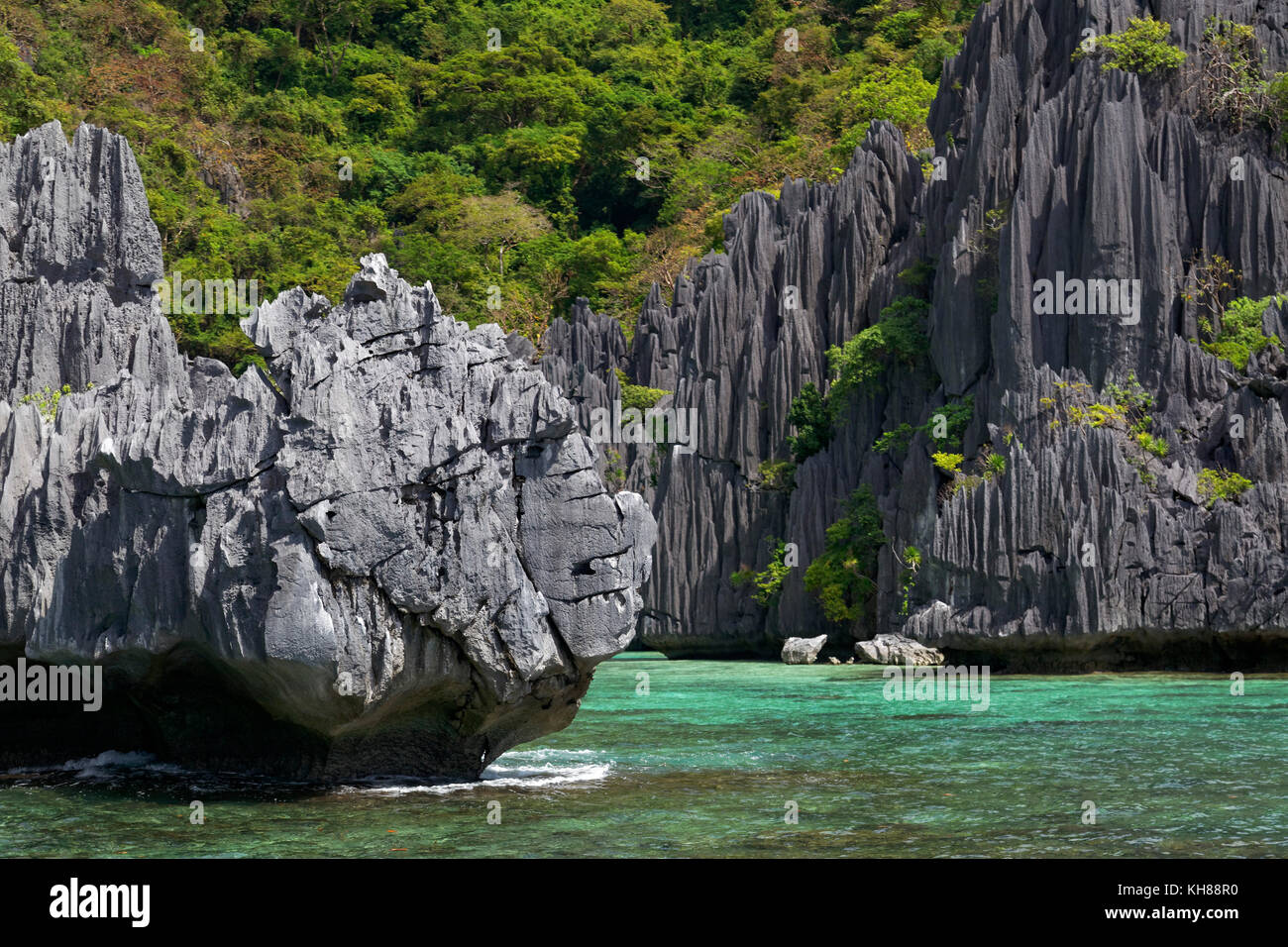 Limestone rocks on the coast of El Nido and Bacuit Archipelago ...