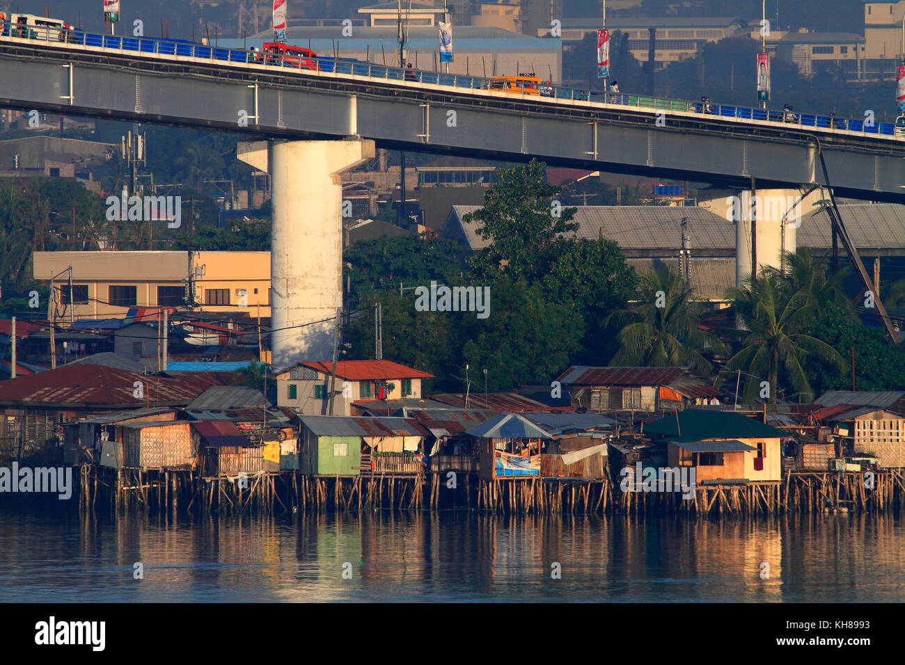Philippinas, Cebu-City. Mandaue. The First Mactan-Mandaue spanning ...