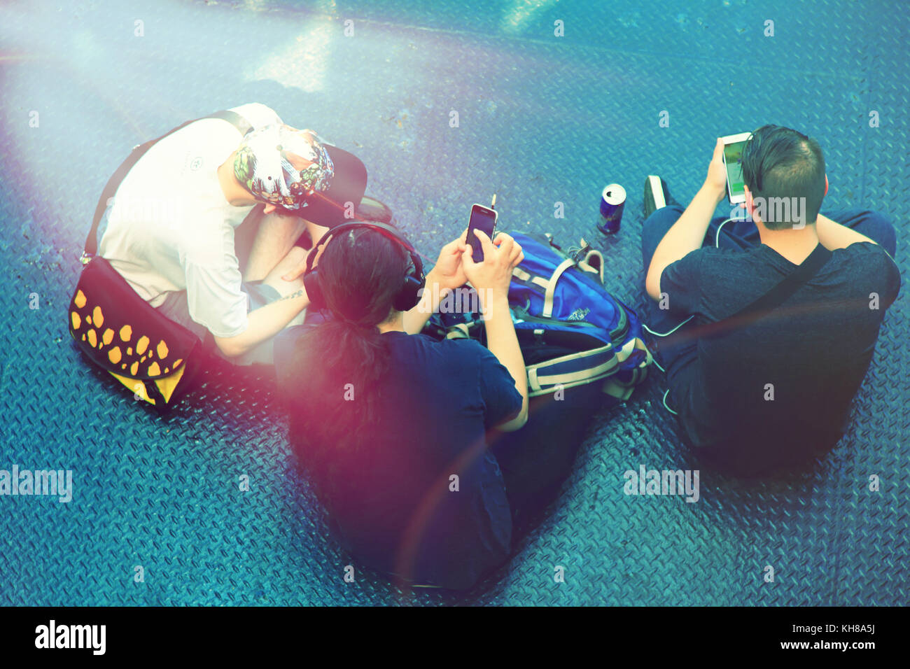 Sitted group hi-res stock photography and images - Alamy