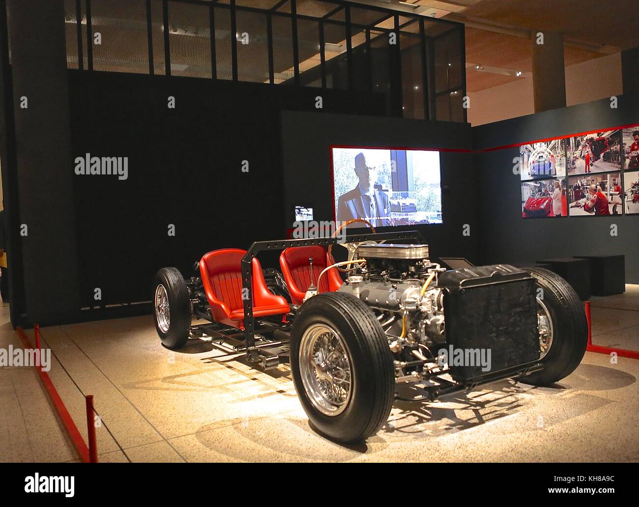 Ferrari laferrari aperta hi-res stock photography and images - Alamy