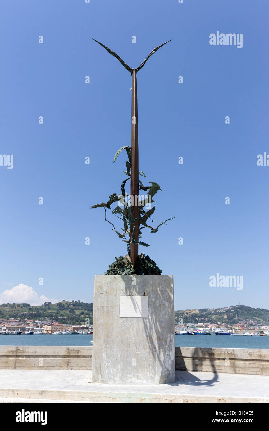 The jonathan seagull monument hi-res stock photography and images - Alamy