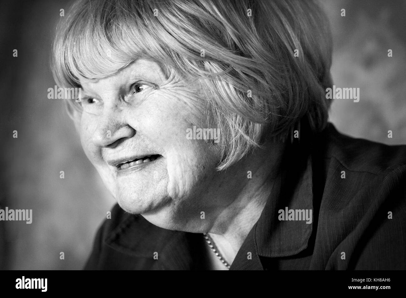 Female photographer Black and White Stock Photos & Images - Alamy