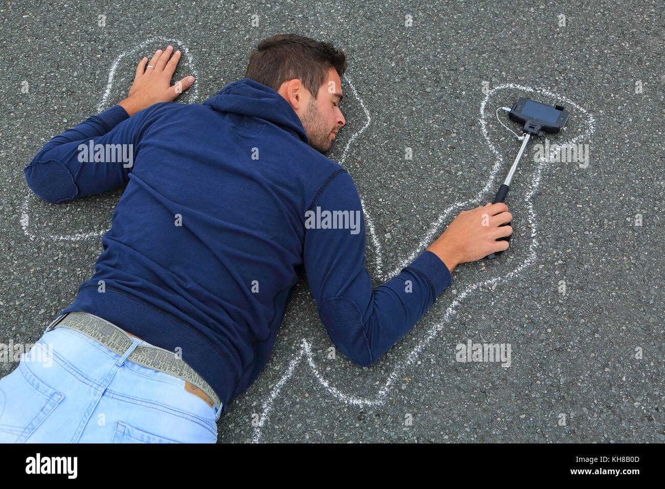 France, dead man with smartphone Stock Photo - Alamy