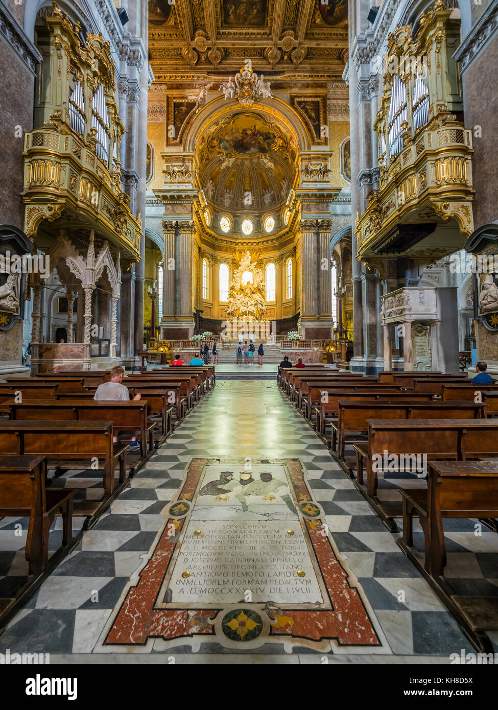 Naples Cathedral Stock Photos & Naples Cathedral Stock Images - Alamy