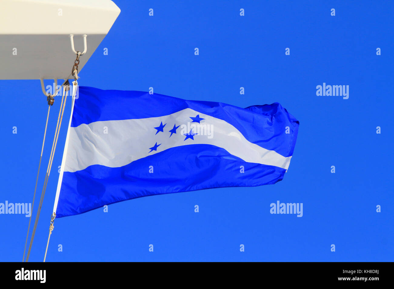 Flag honduras sky hi-res stock photography and images - Alamy
