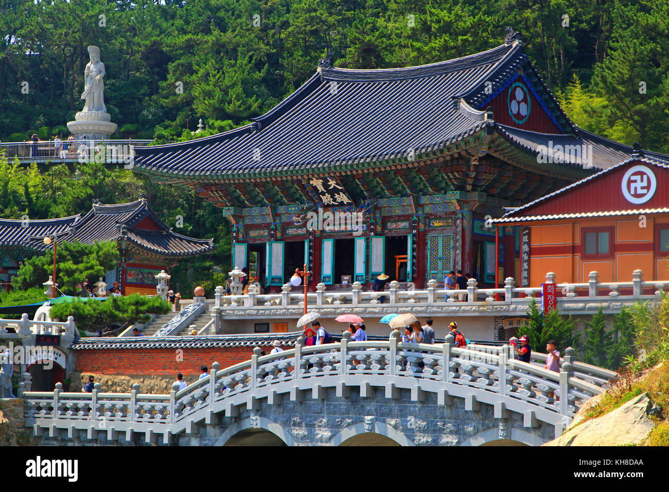 South Korea, Busan. Haedong Yonggungsa temple Stock Photo - Alamy