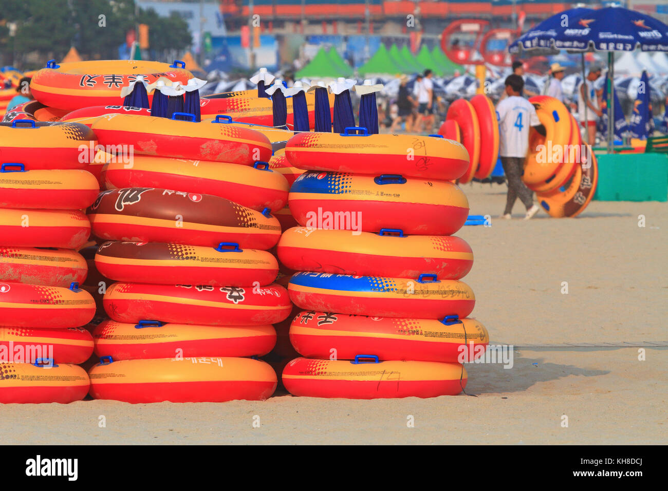 Pneumatic beach hi-res stock photography and images - Alamy