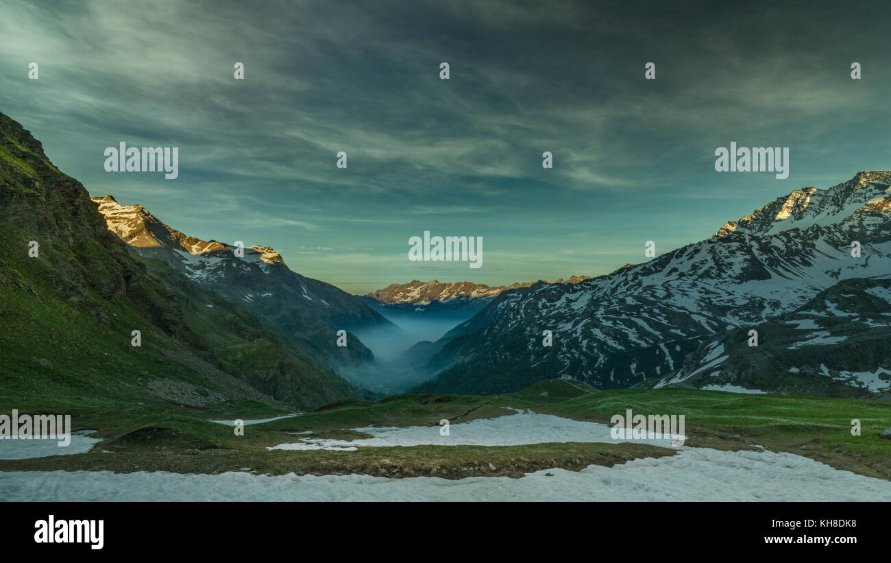 Mountain valley, tourism, travel, Alps Stock Photo - Alamy