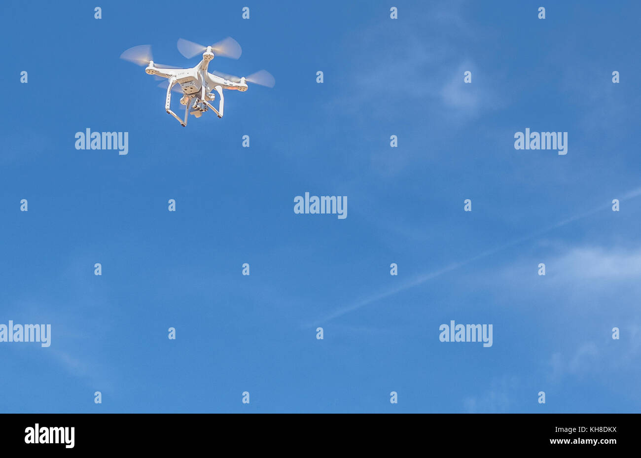 White drones hi-res stock photography and images - Alamy