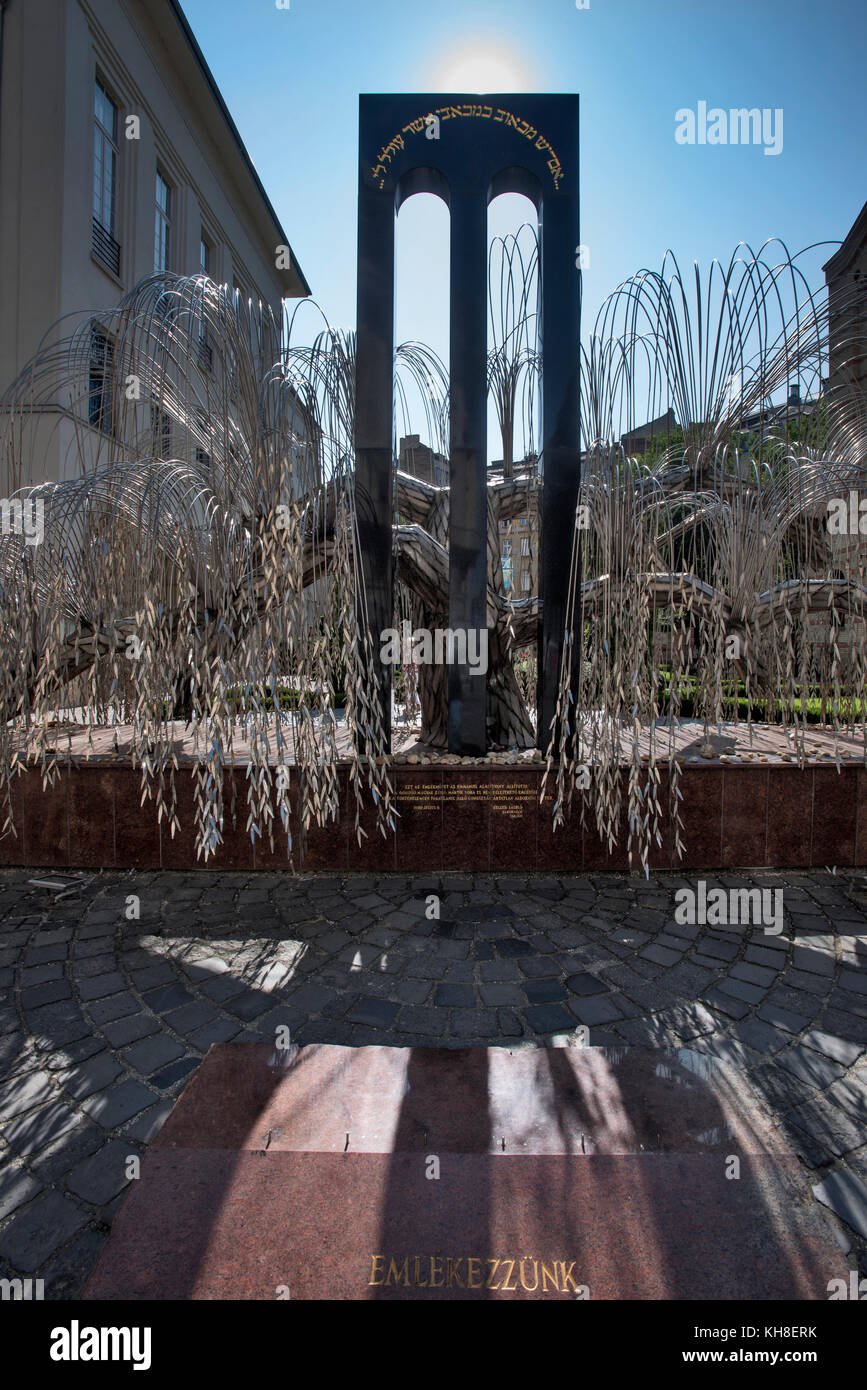 Tree of life Holocaust Memorial,in the garden of the great Synagogue of ...