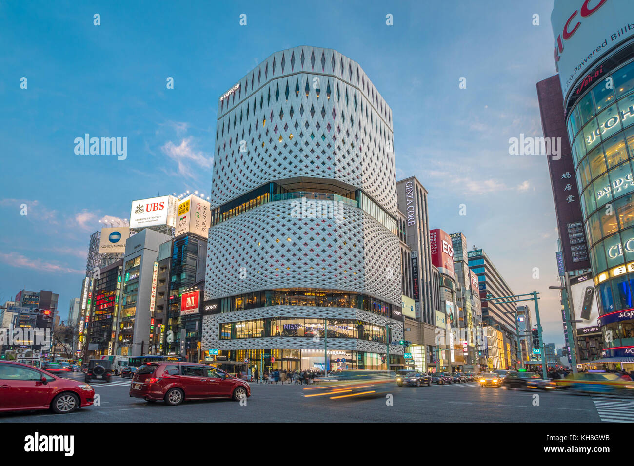Japan, Tokyo City, Ginza area, Chuo and Harumi Avenues crossing ...