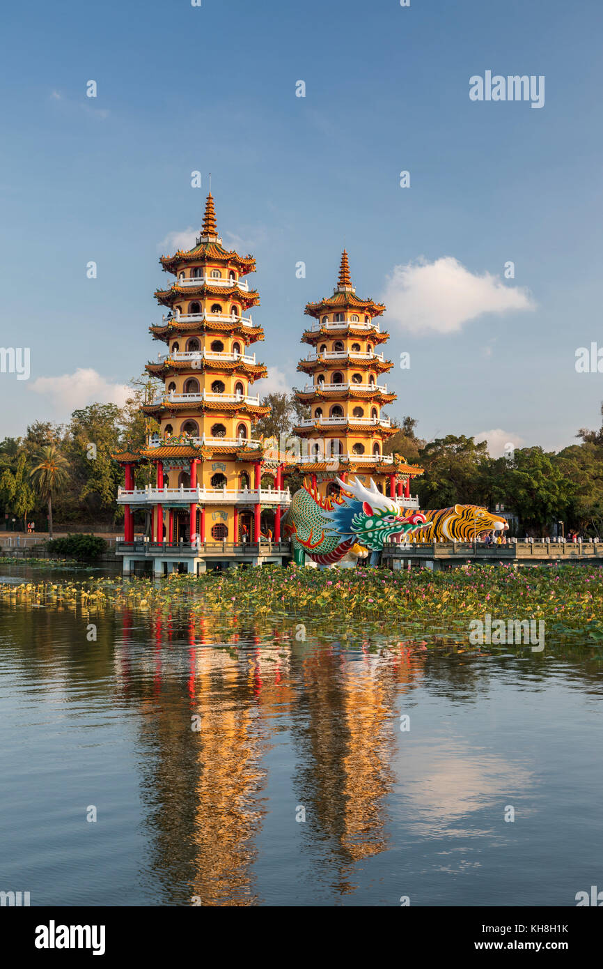 Taiwan, Kaohsiung City, Tsoying District, Lotus Pond, Dragon and Tiger ...