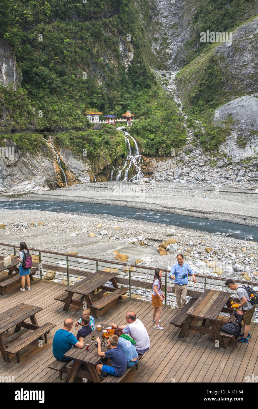 Taiwan, Taroko National Park *** Local Caption *** bridge, famous ...