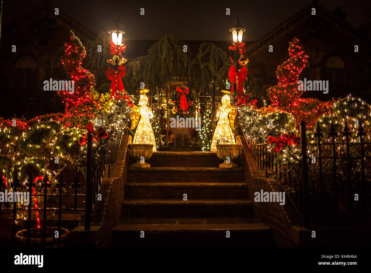 Christmas tree huge toys hi-res stock photography and images - Alamy