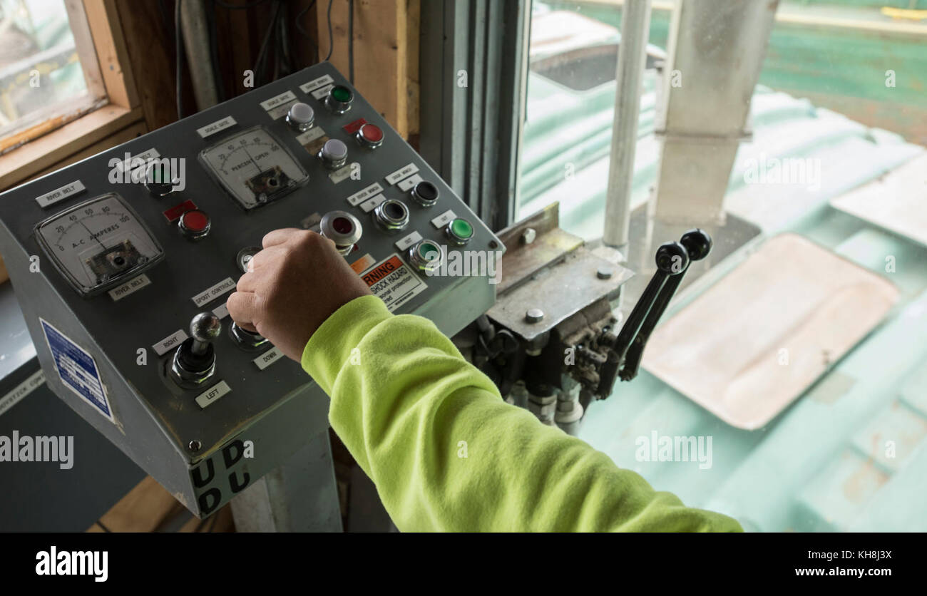 Consolidated Grain and Barge operations at the Riverside Terminal, in ...