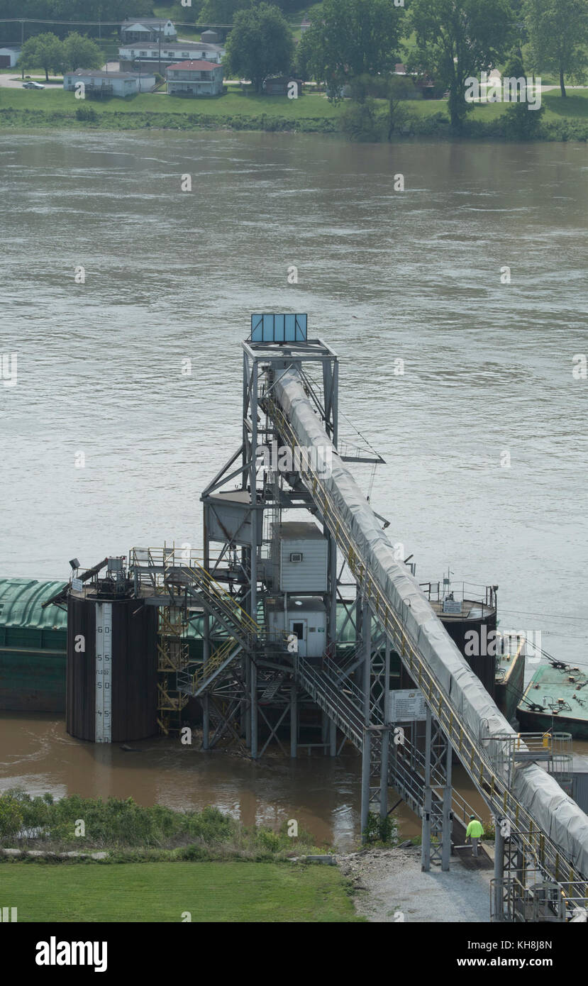 Consolidated Grain and Barge operations at the Riverside Terminal, in ...