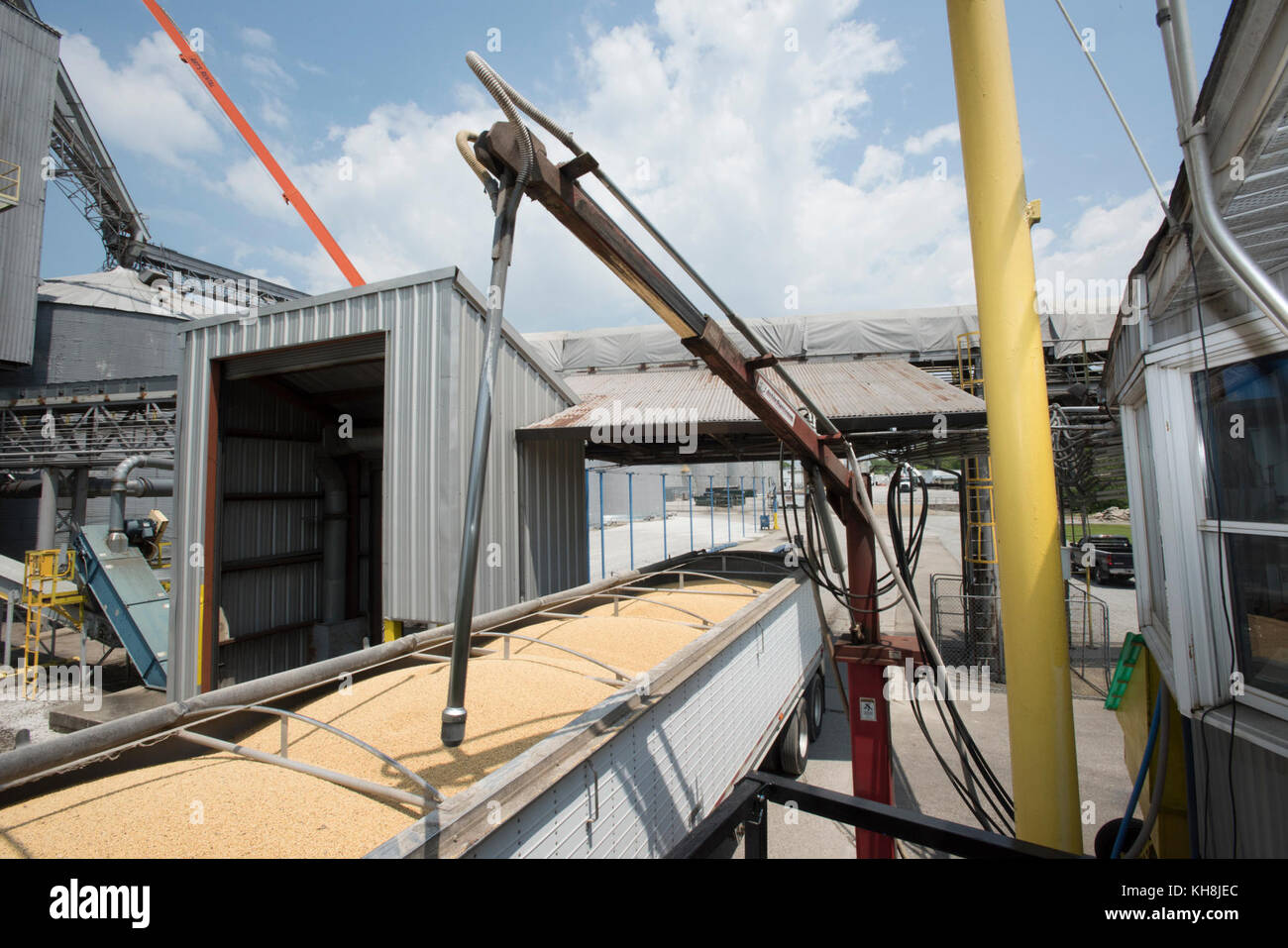 Consolidated Grain and Barge operations at the Riverside Terminal, in ...