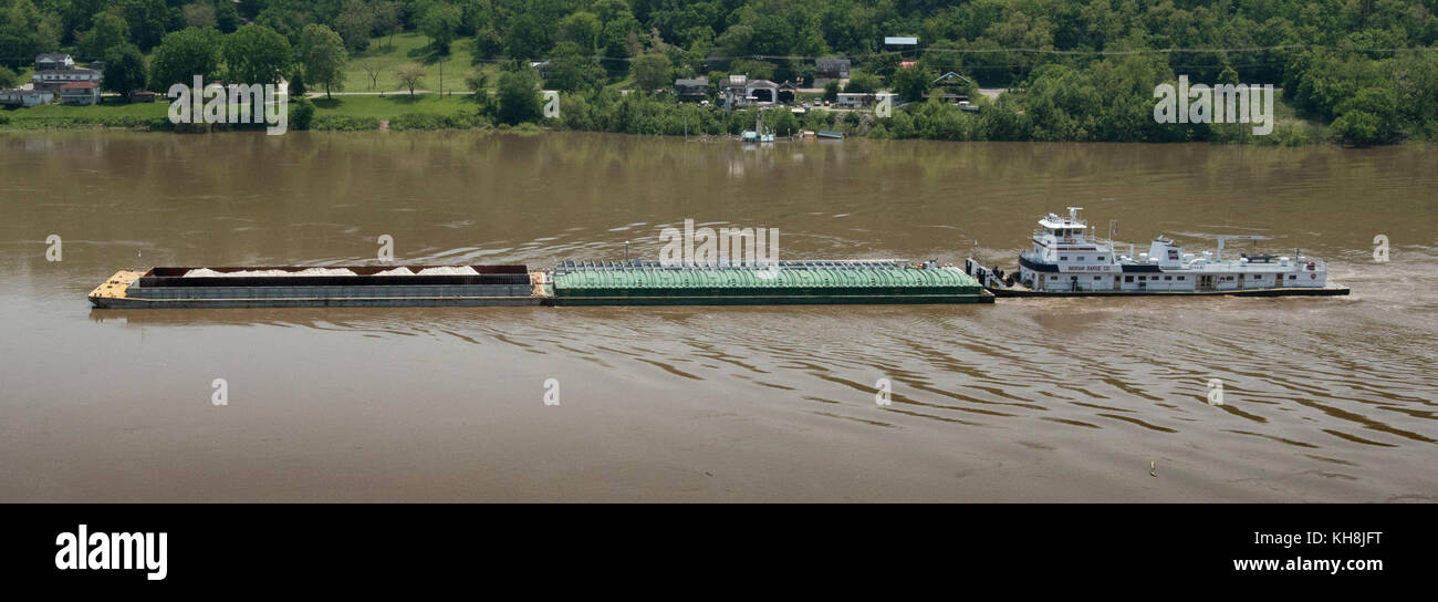 Consolidated Grain and Barge operations at the Riverside Terminal, in ...